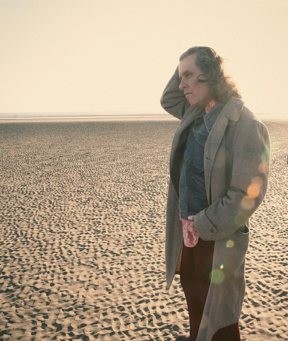 Sixeyes: Interview, Video, Stream: Mark Mulcahy "She Makes The World ...