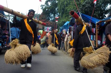 Macam-macam Upacara Adat Jawa Barat (Bagian 2)