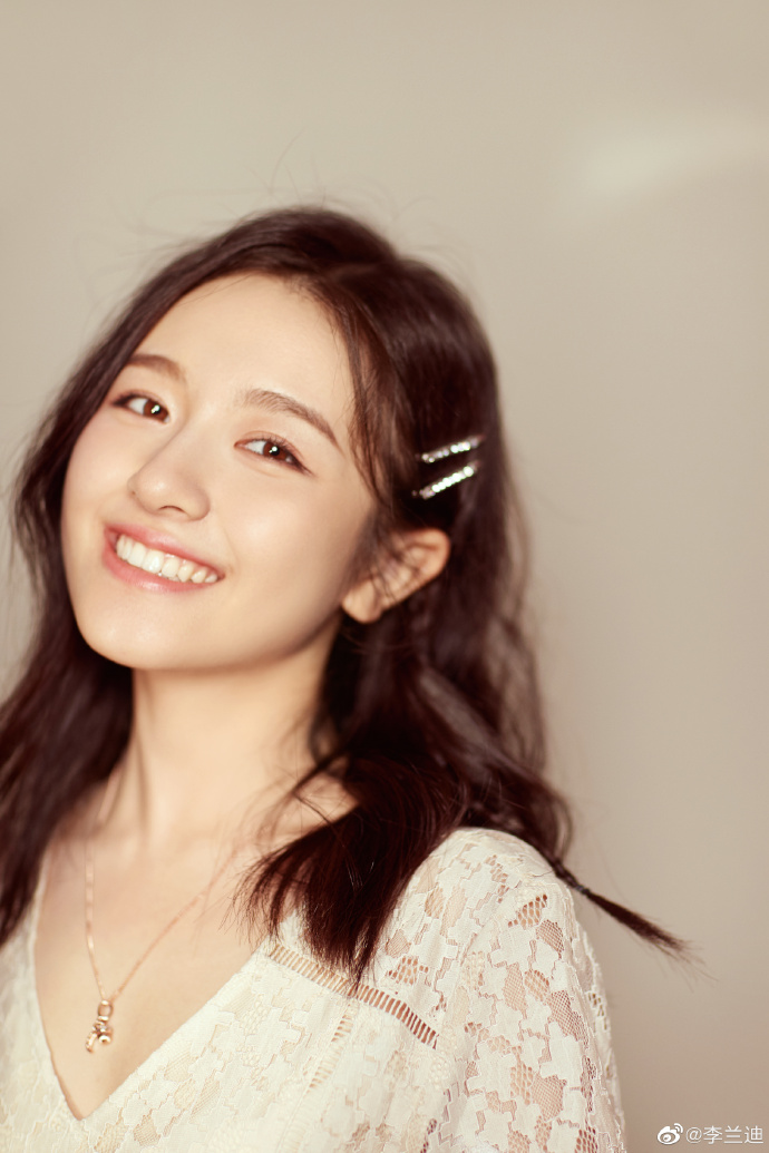 China Entertainment News: Landi Li releases birthday photos