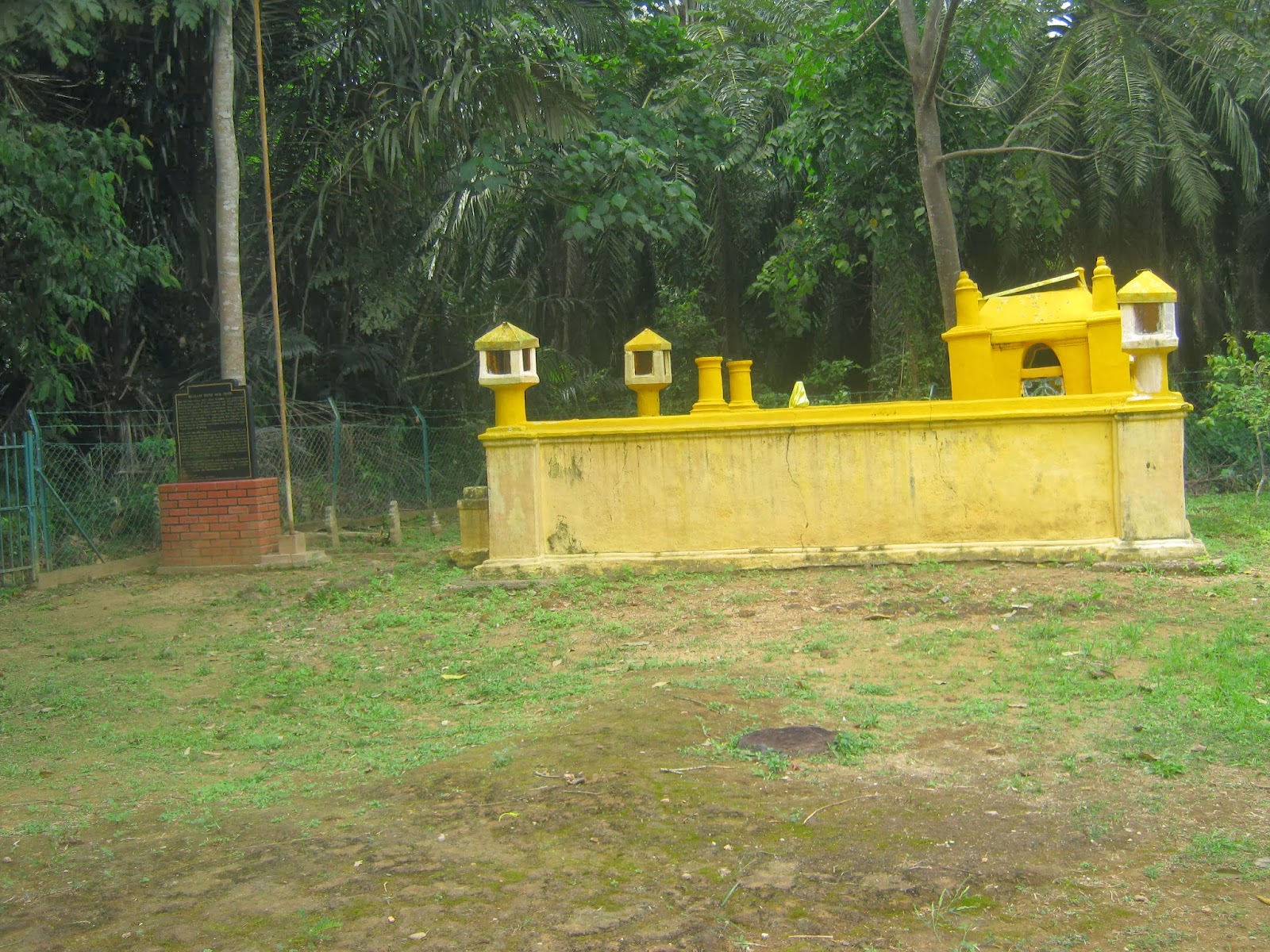 BESI WAJA: Menziarahi Makam Penghulu Dol Said