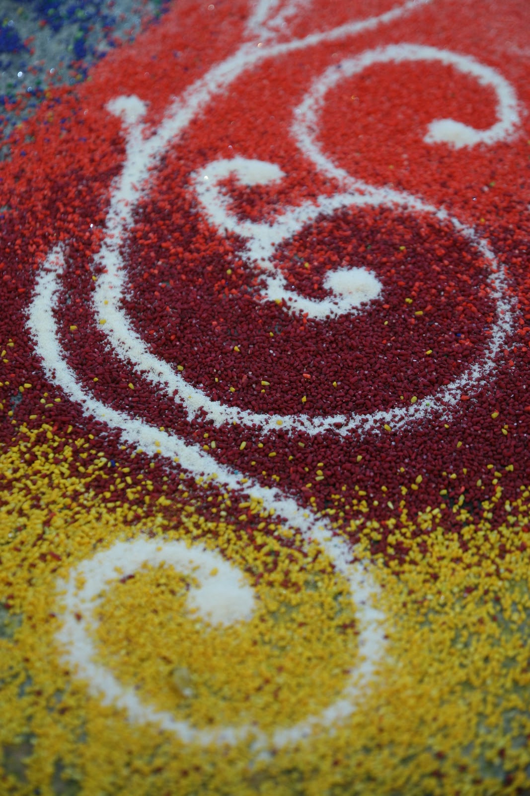 Twin Angels Getaway: Colourful Deepavali Kolam - diwali valthugal