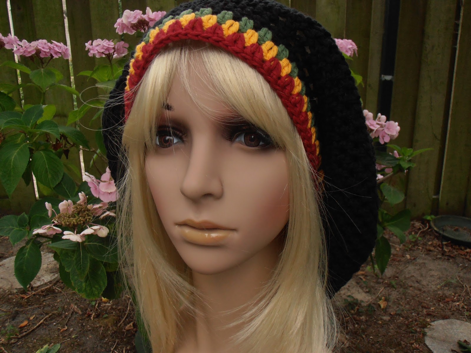 ANNASOER : Weer een Rasta muts gehaakt / Another crocheted Rasta hat!