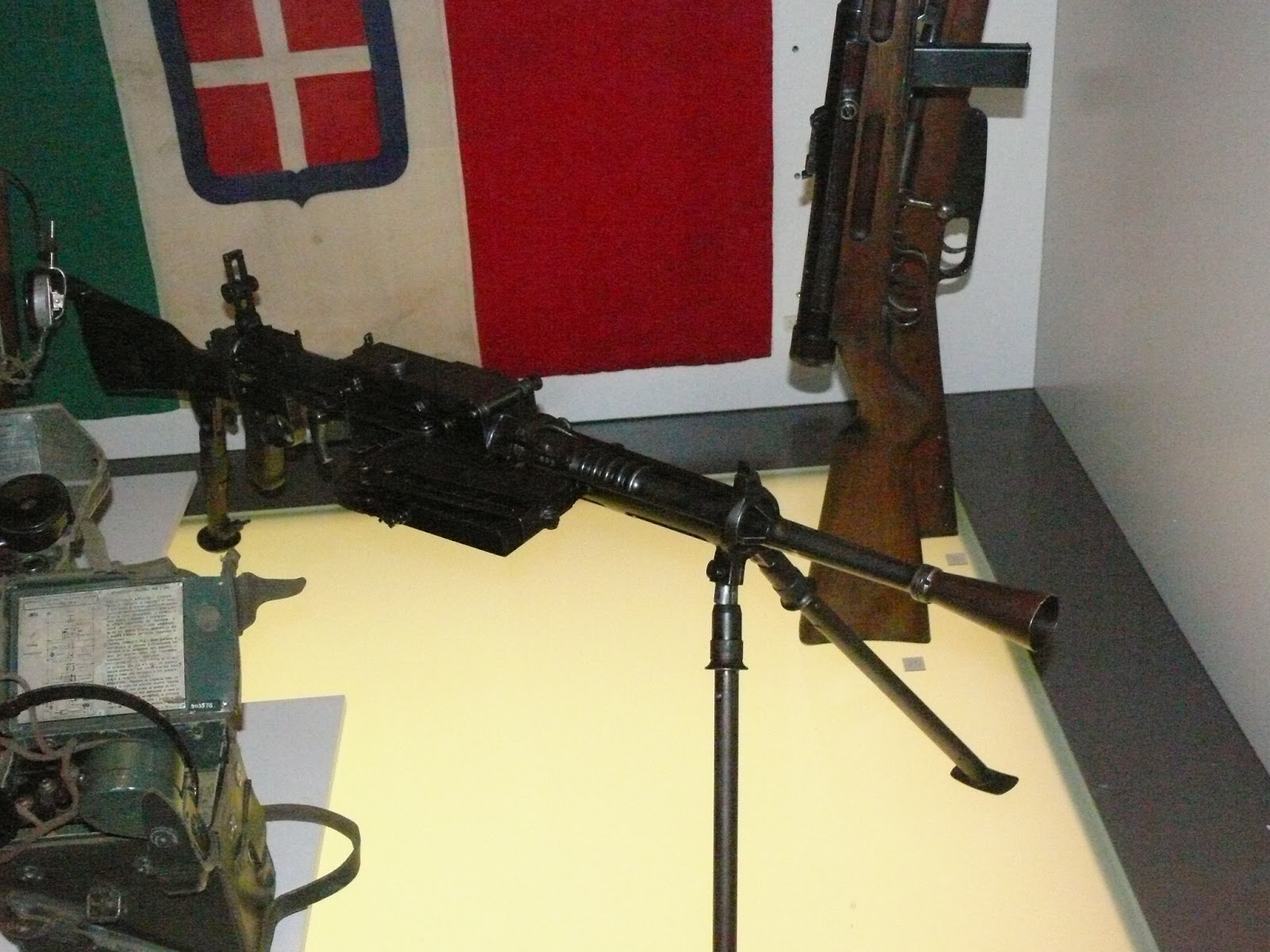 SI VIS PACEM, PARA BELLUM: Il fucile mitragliatore Breda Modello 30