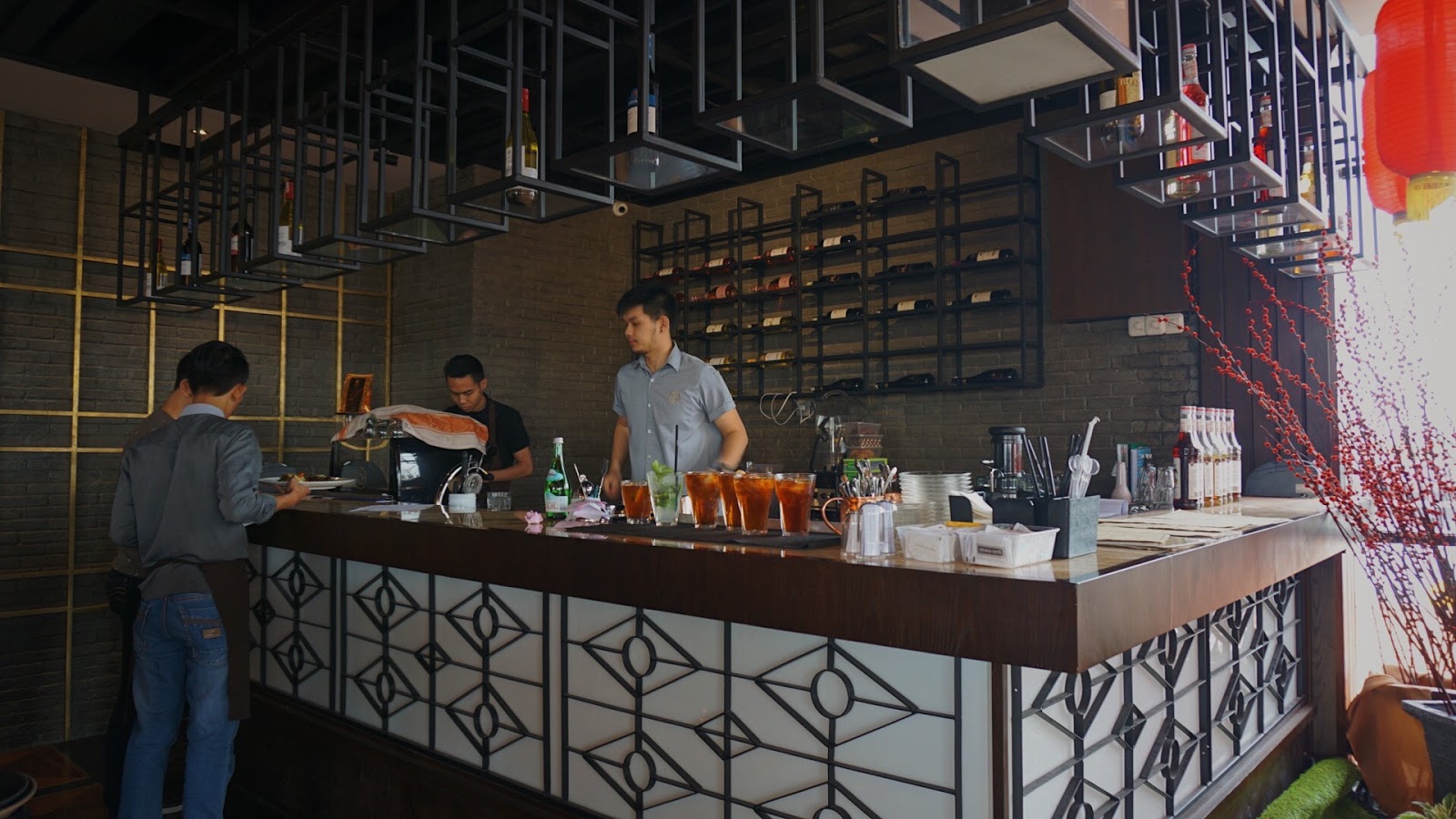 The Socialite Bistro & Lounge Surabaya (Review) | Laura Angelia