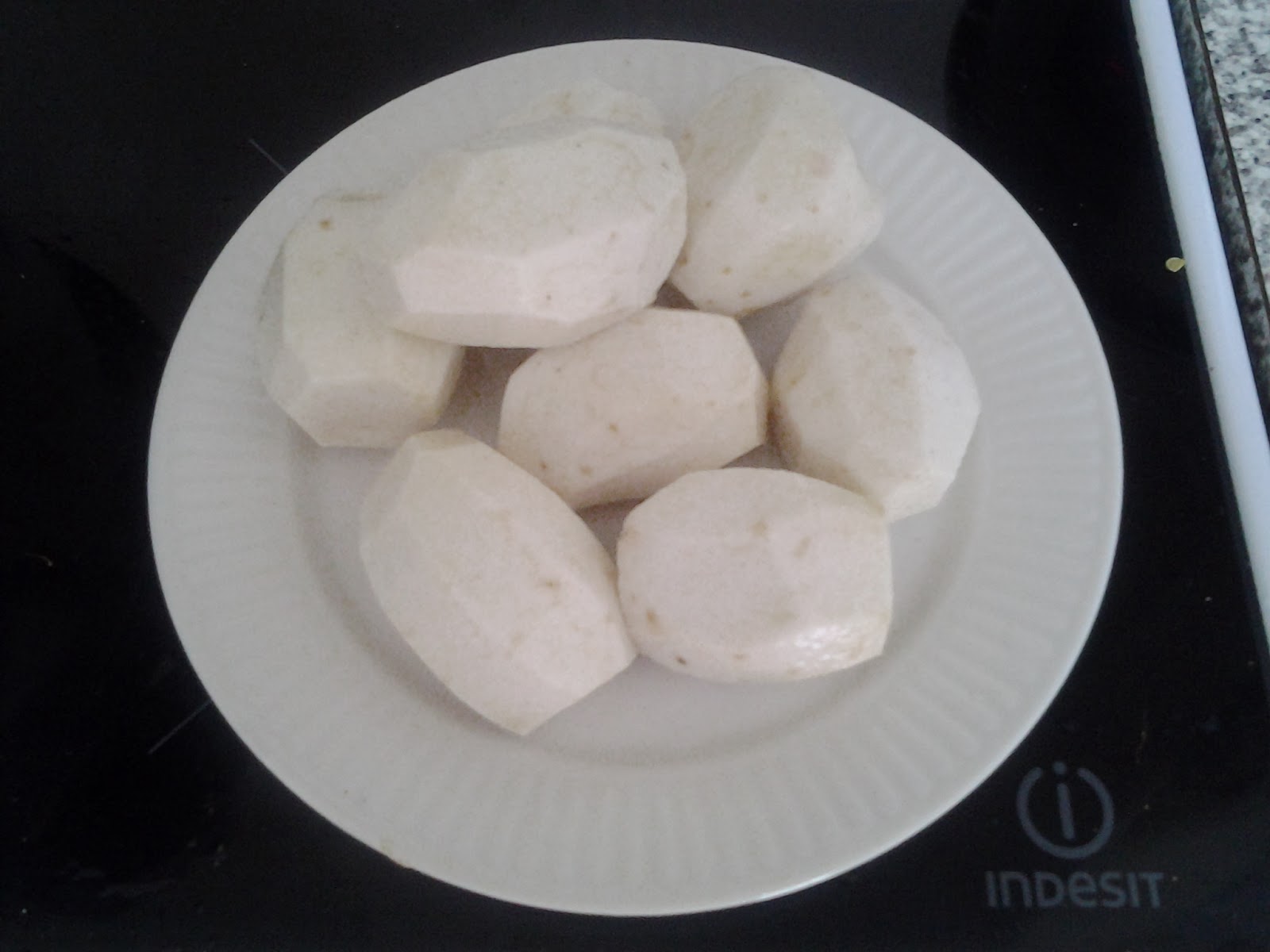 One World, Many Foods: Snesi/Chinees Tayersoep (Eddo/Taro Soup)