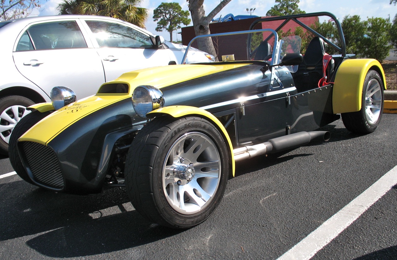 A "Locost 7" (replica of a Lotus 7) from a VW bug : AwesomeCarMods
