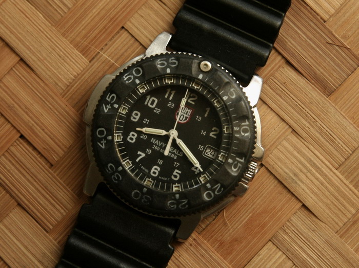 Dayan's Day: (SOLD) Luminox 3100 Series Navy Seal Stainless Steel Case