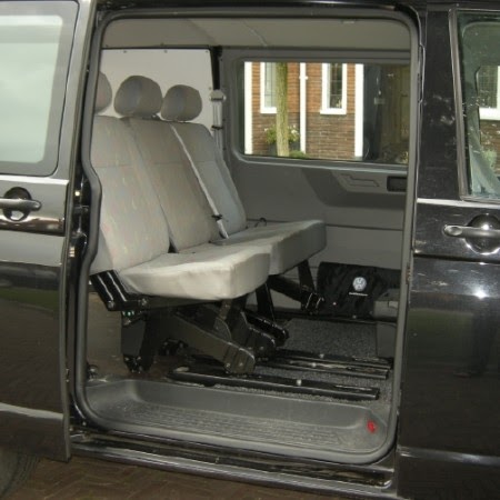 Mickel Moen / VW T5 van Dc naar Camper : Bank