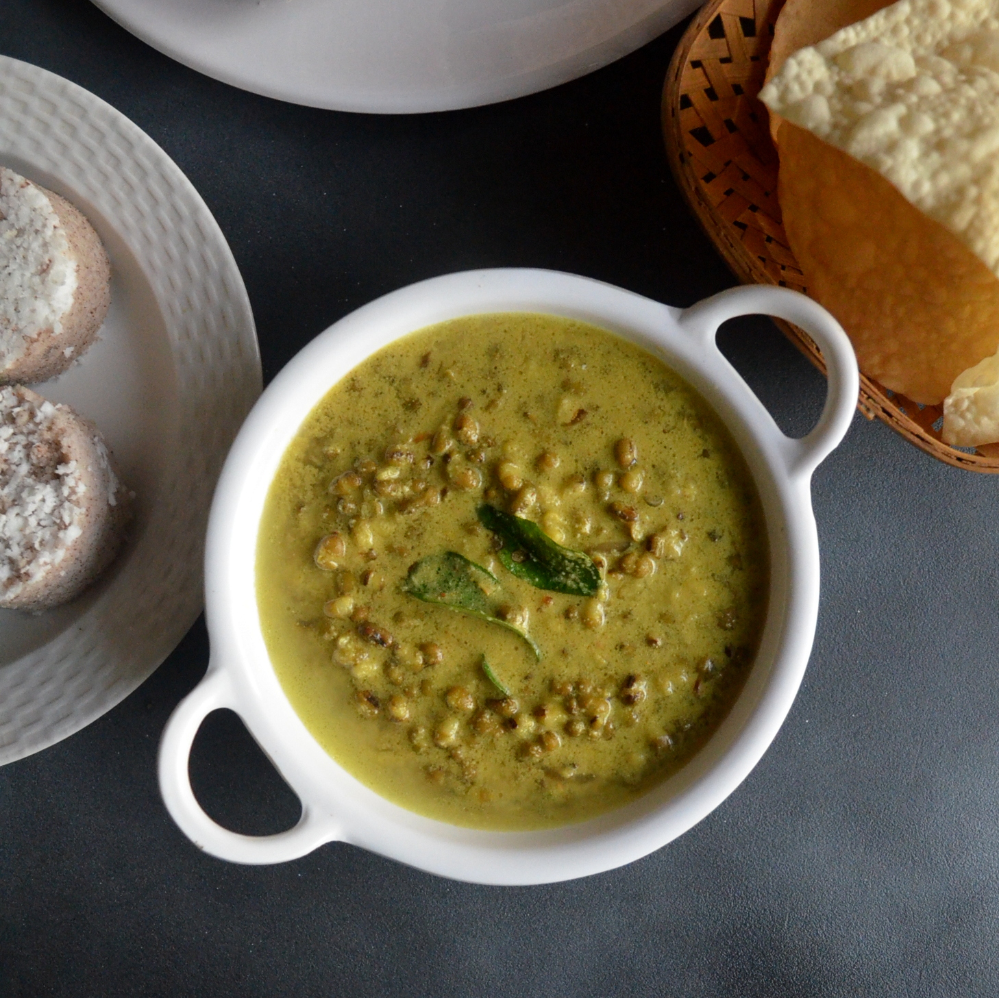 Indulge...: Cherupayar Curry | Green Gram Gravy | Easy Side dish for Puttu