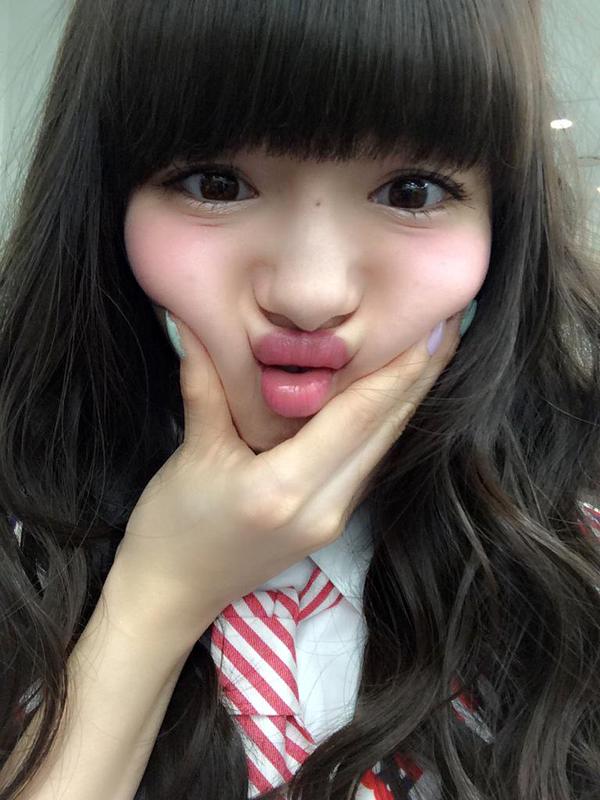 squish face: asian cheek squish