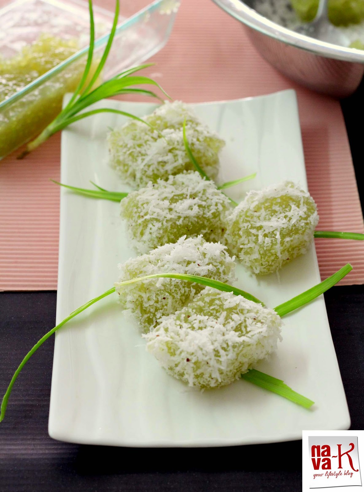 Kuih Sagu Kukus (Steamed Sago Cake)