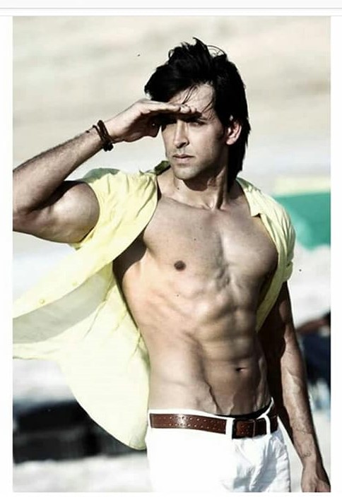 Shirtless Bollywood Men: Hrithik Roshan's abs - and that underwear strap