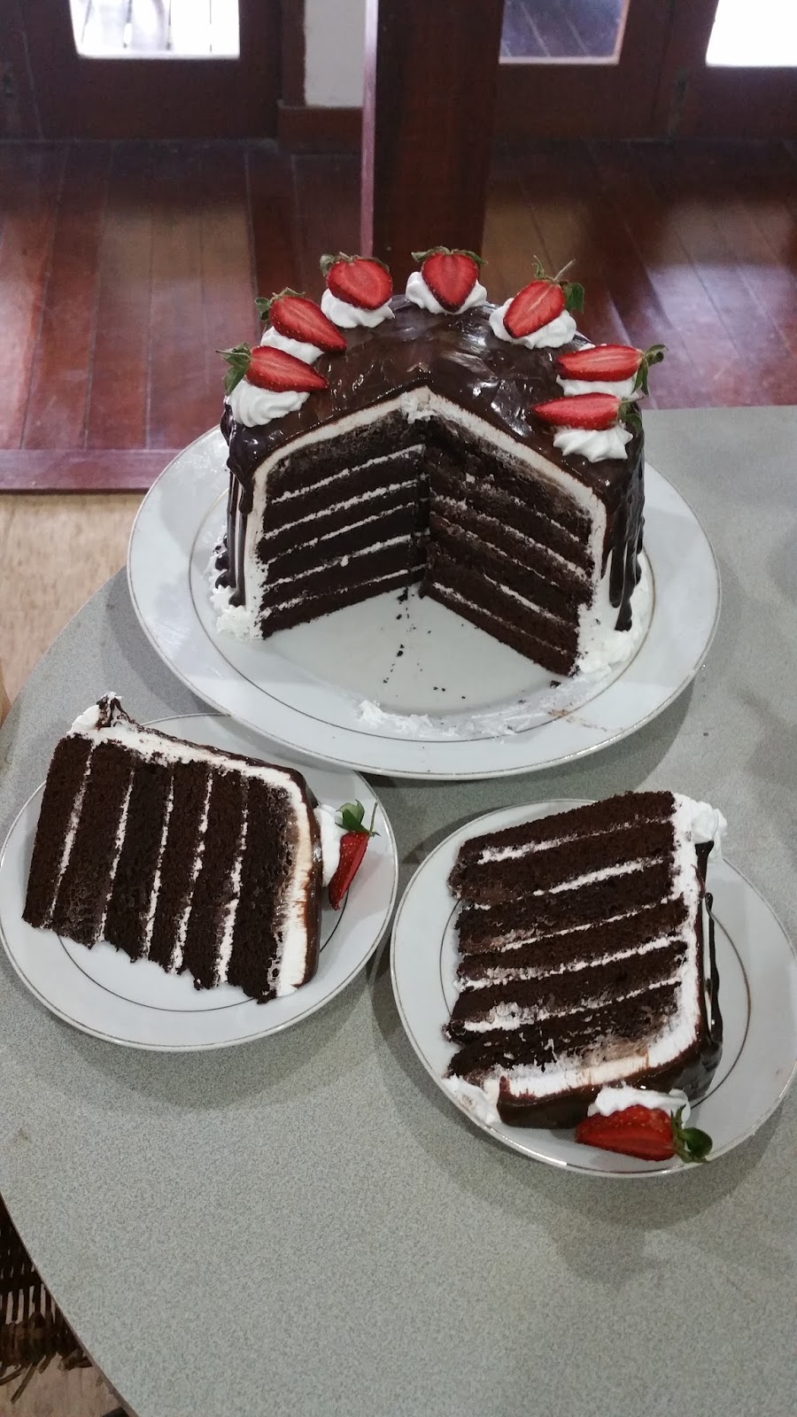 Jess-KITCHEN-Lab: 6 Layers Dark Chocolate Cake