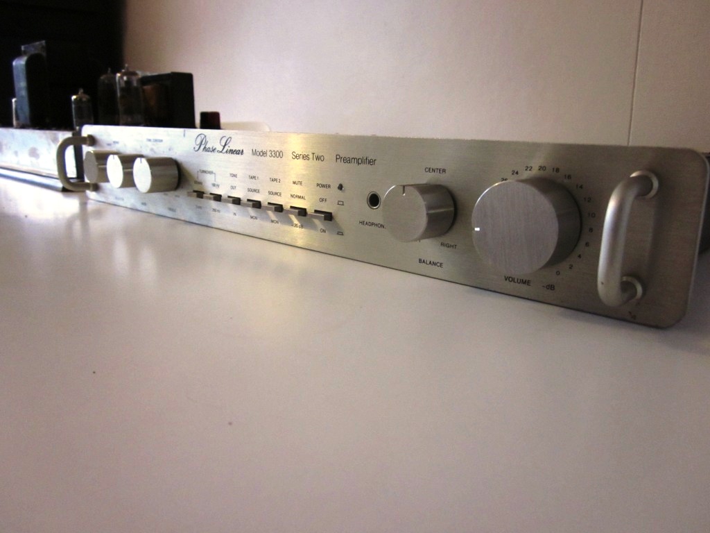 Speakerholic: Phase Linear Model 3300