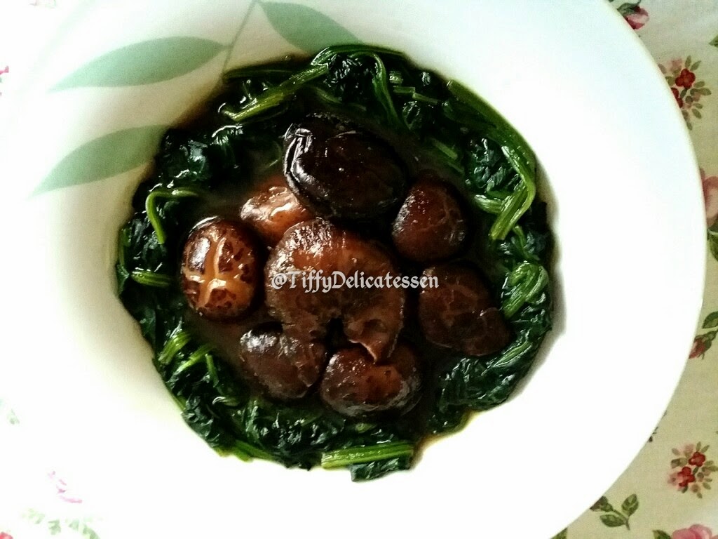 Tiffy Delicatessen: Braised Mushroom with Spinach (Po Choy)