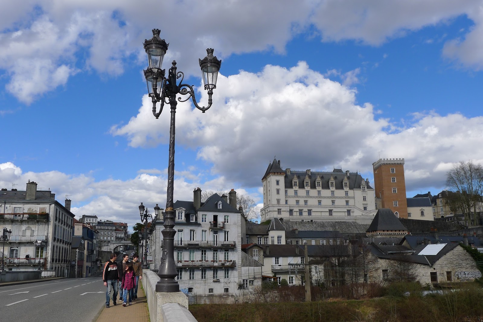 echarse a andar: Pau and the French Pyrenees