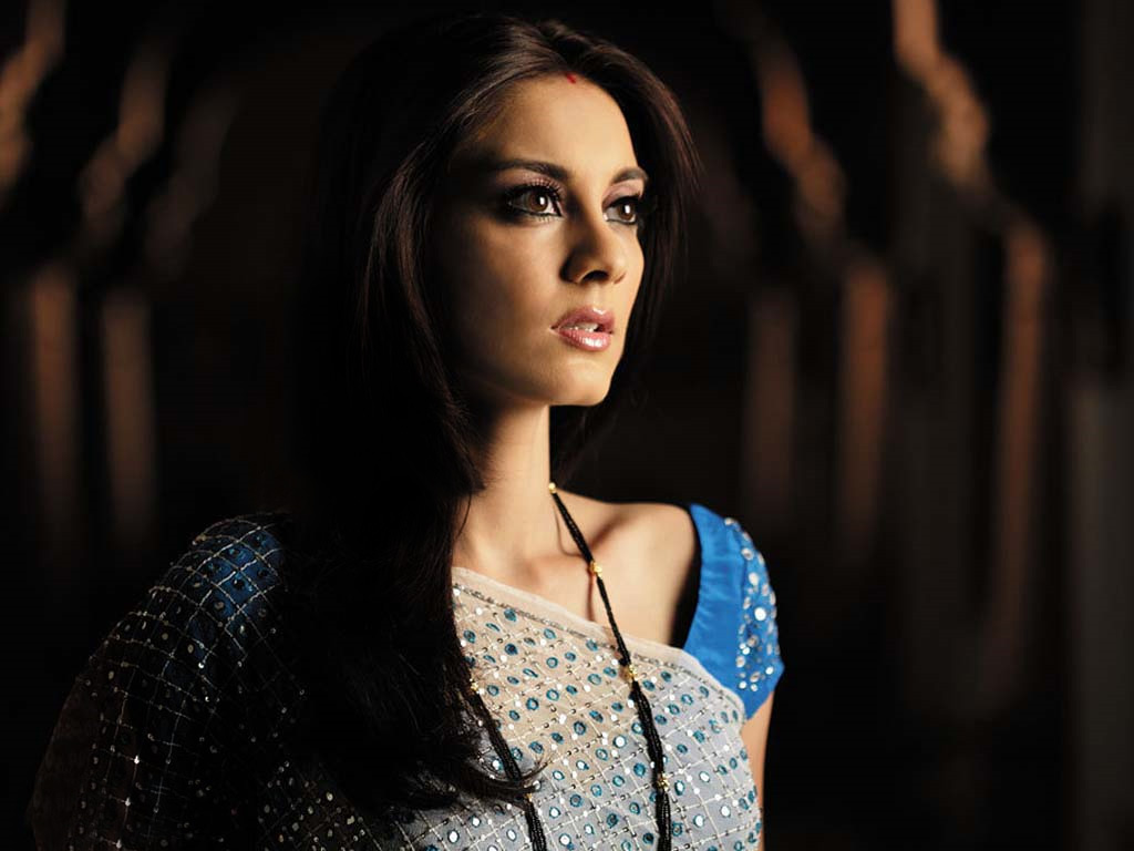 Actress Photo Gallery: Minissha Lamba Profile & Photo Gallery