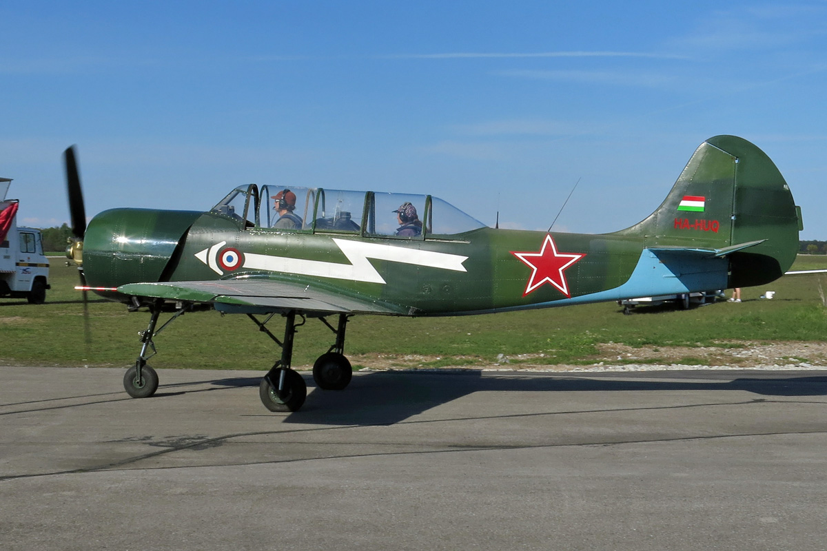 Eastwings: Jak-52 * Private * HA-HUQ