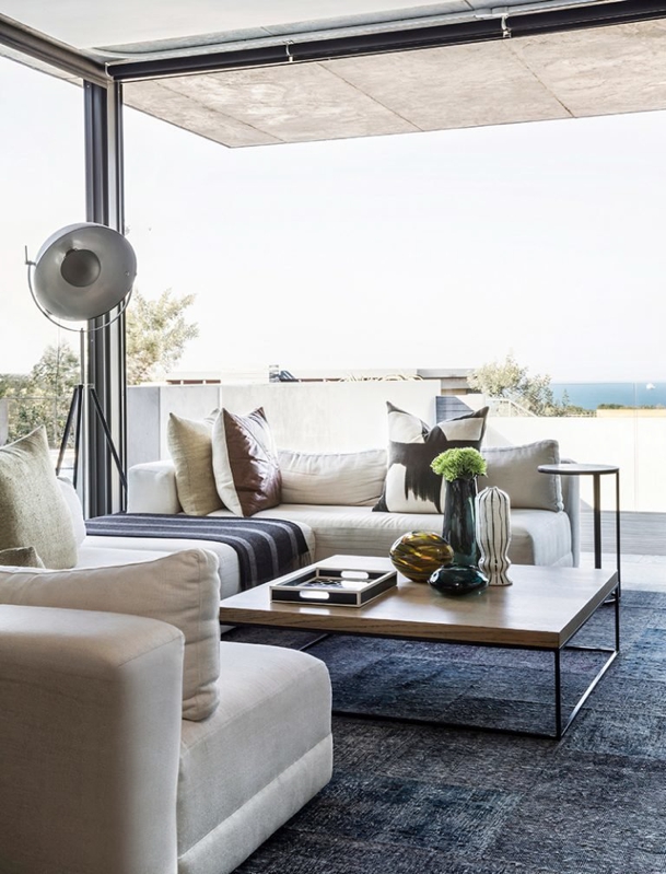 UN INTERIOR REPLETO DE CONTRASTES [] INTERIOR FULL CONSTRASTS