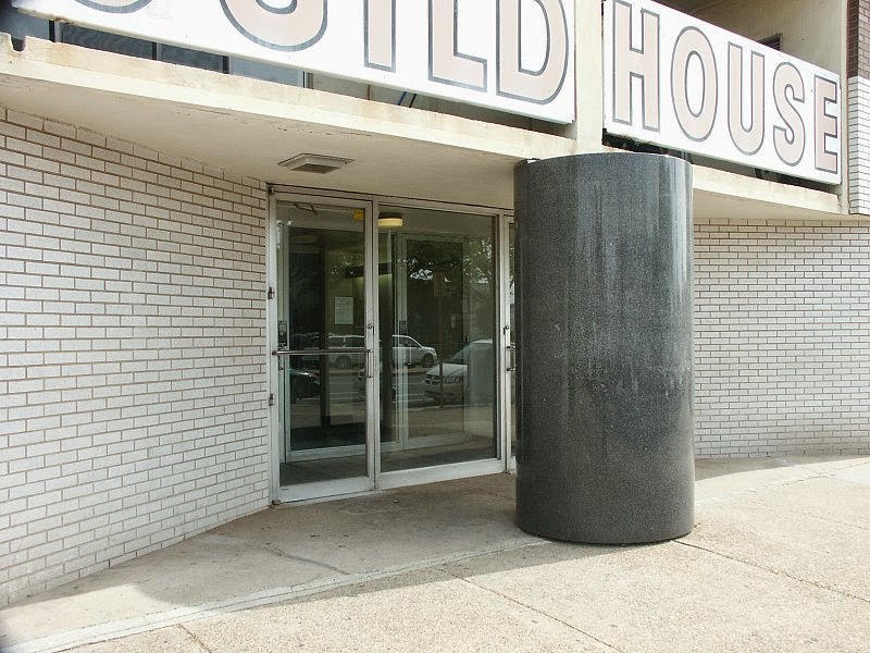 Guild House in Philadelphia | Robert Venturi | Data + Photos + Plans