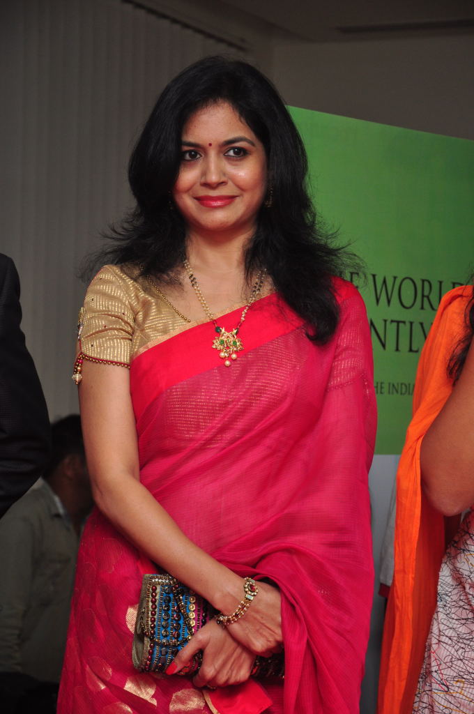 Singer Sunitha in Saree Photos - Spicy Imagelite