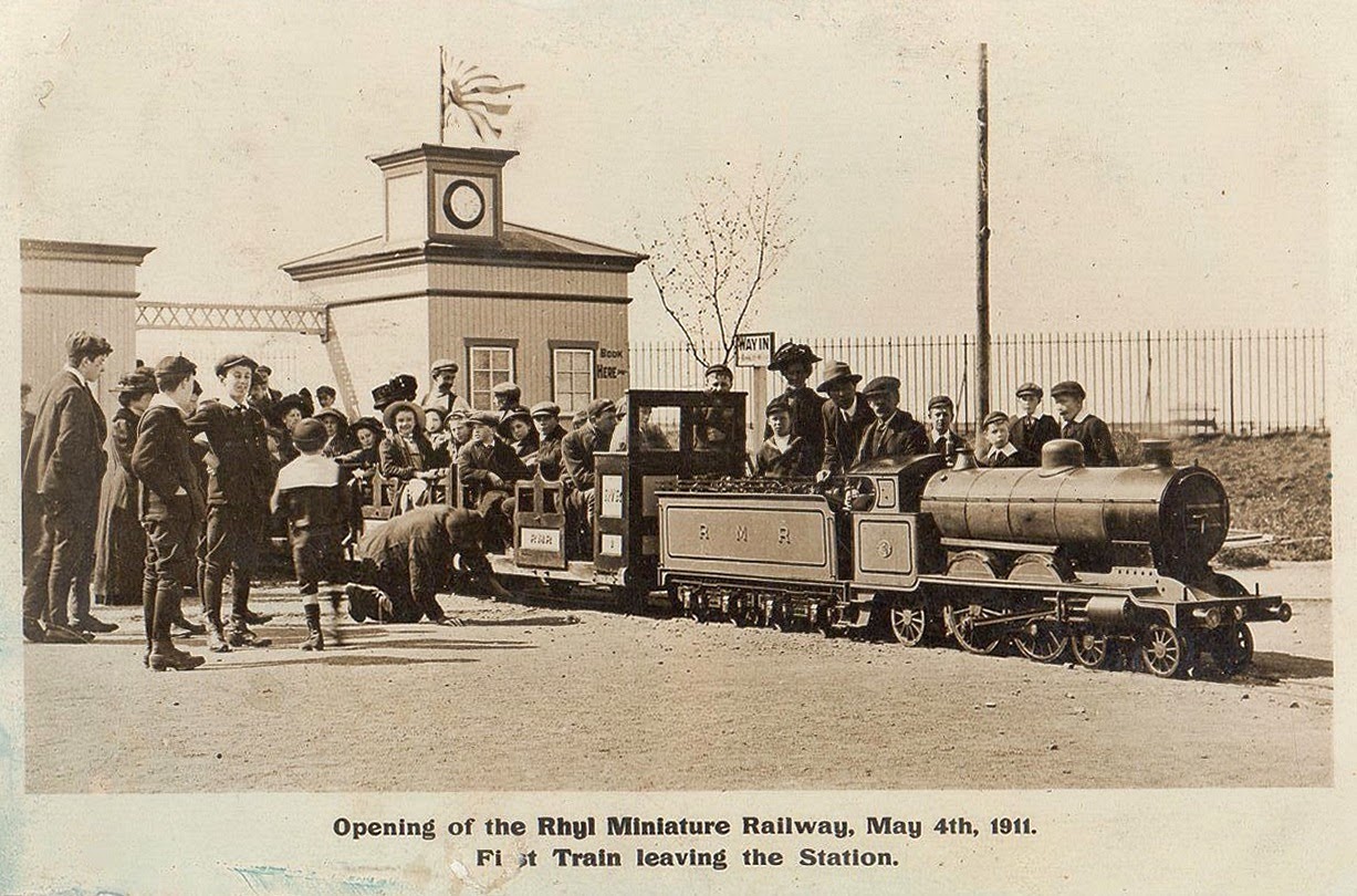 Rhyl Life: LITTLE TRAINS