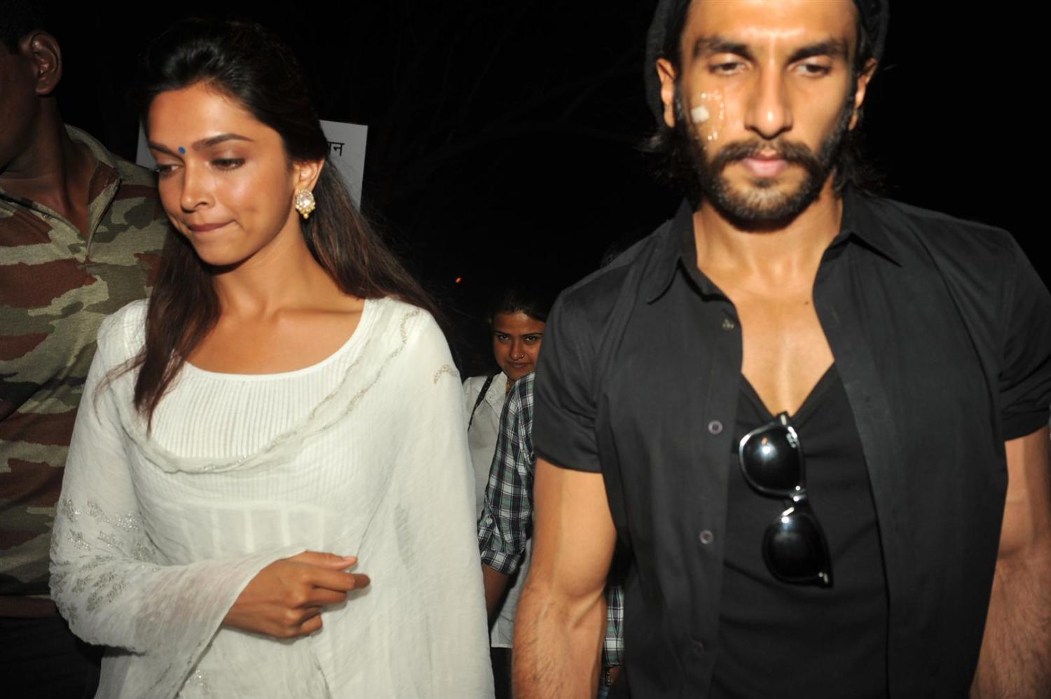 Deepika Padukone and Ranveer Singh at Candle March for Delhi Rape ...