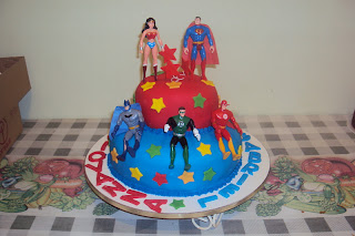 JASMIM DOCES E TORTAS: BOLO LIGA DA JUSTIÇA