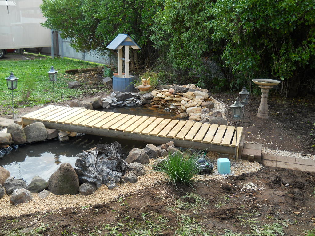 Col's Place in the Corner: Pond update....stage 3