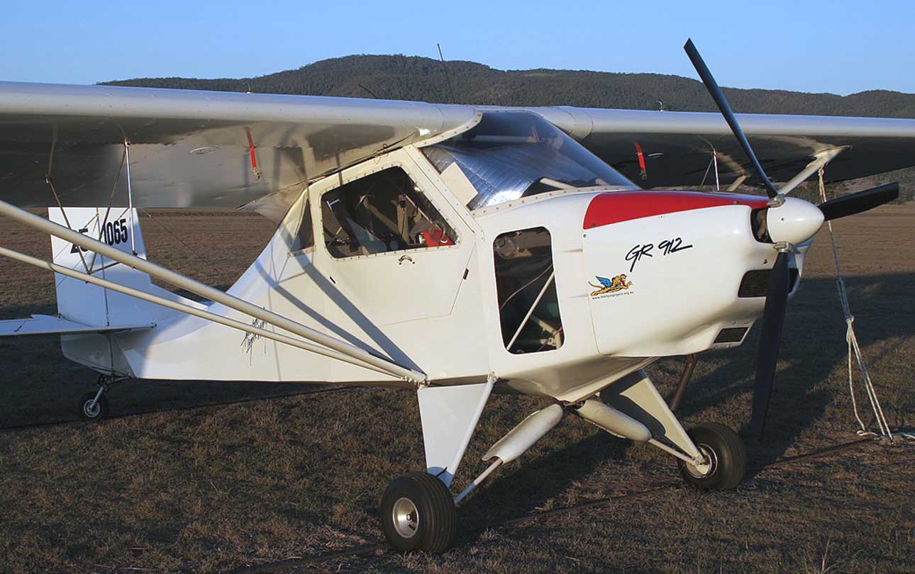 nhungdoicanh: Australian LightWing GR-912