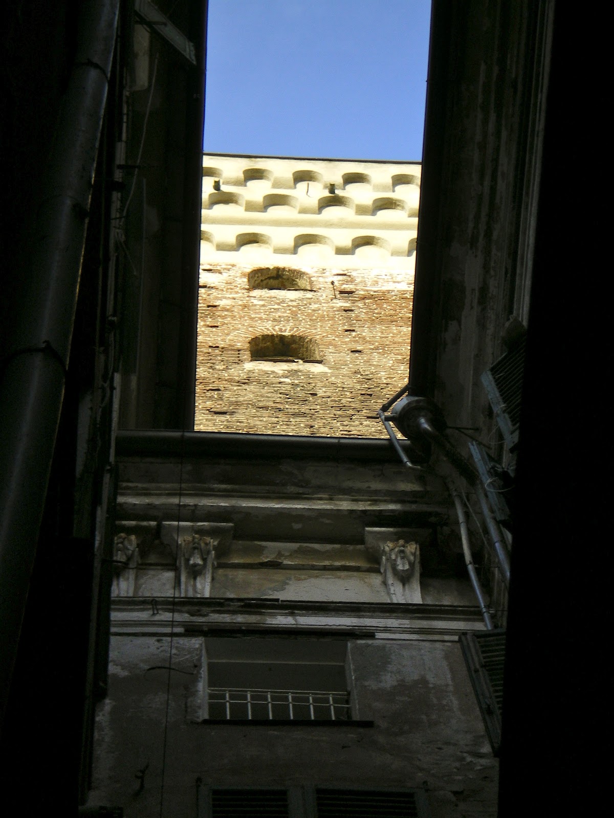iSEGRETIdeiVICOLIdiGENOVA: le TORRI di GENOVA