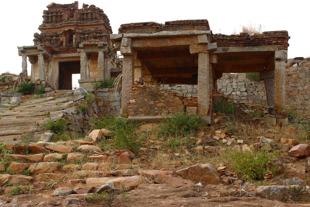 Journeys across Karnataka: Narasimhaswami temple at Penukonda fort