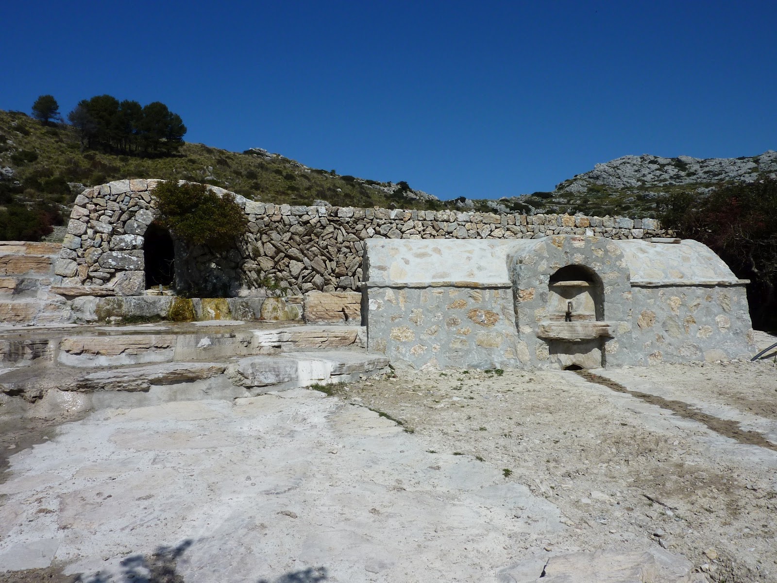 21 - La Cuculla de Fartàritx i la cova Morella 16-3-2012 / 25-3-2012 ...