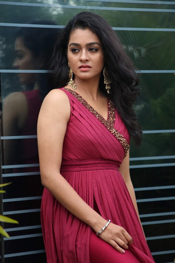 Gayathrie Shankar photoshoot stills - South Indian Actress