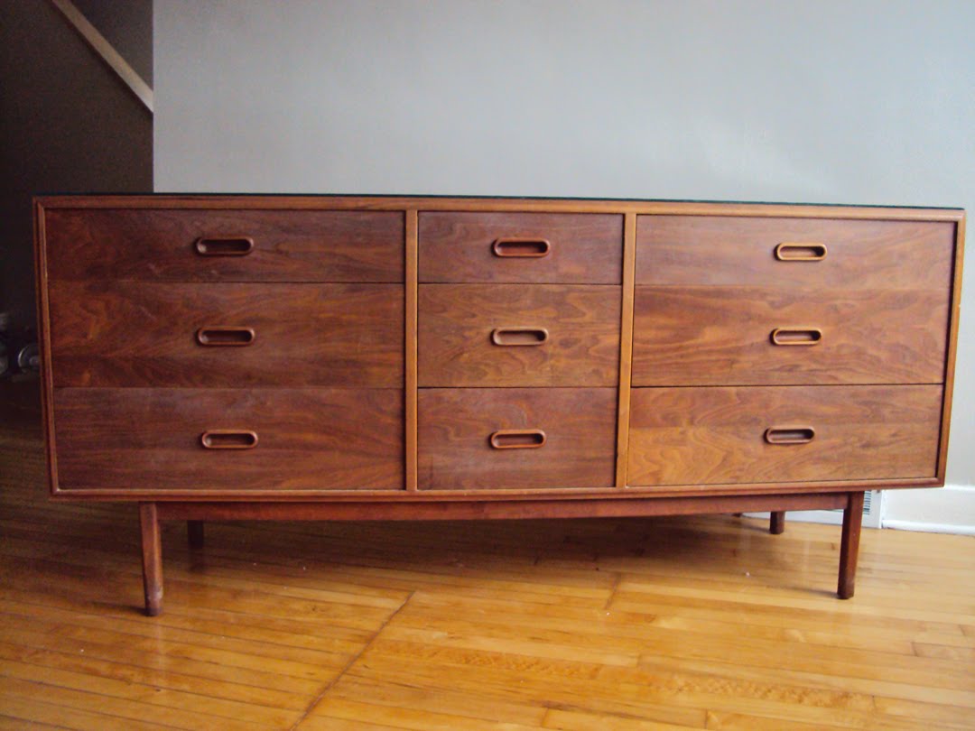 str8mcm: Danish Modern 9 Drawer Dresser