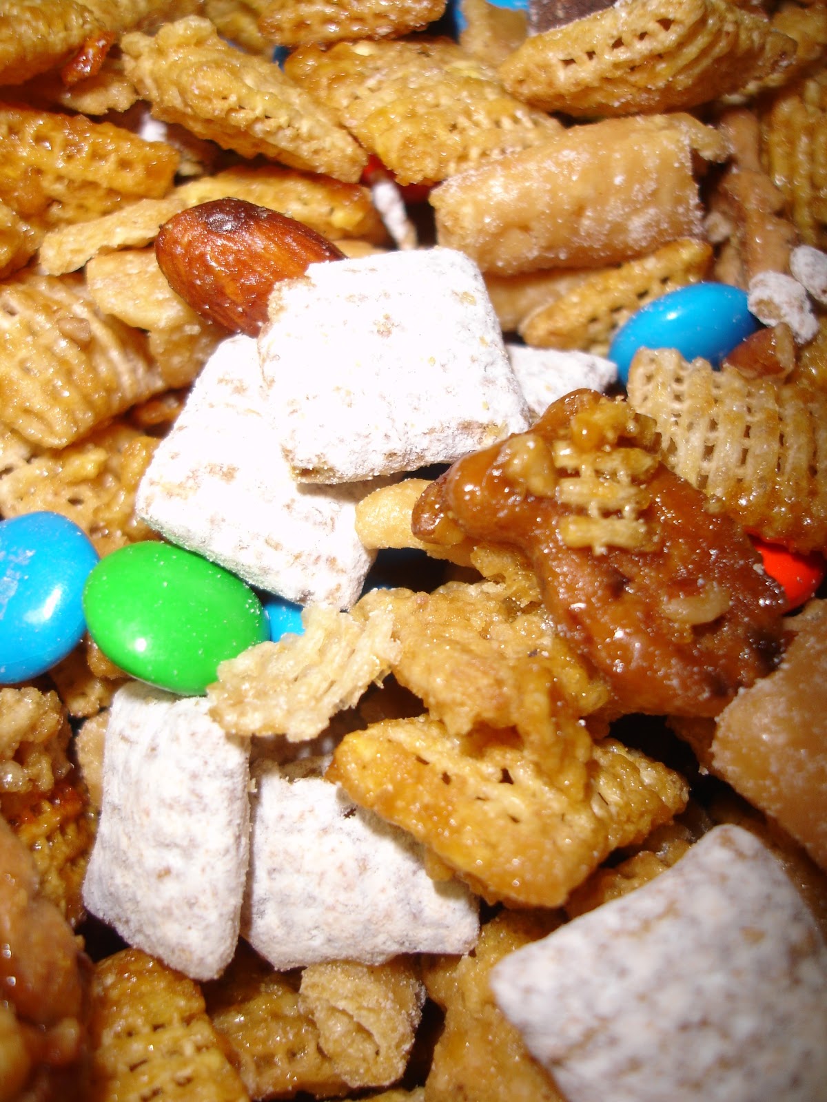Crafty Night Owls: Crunchy Snack Mix gone WILD!!!!!