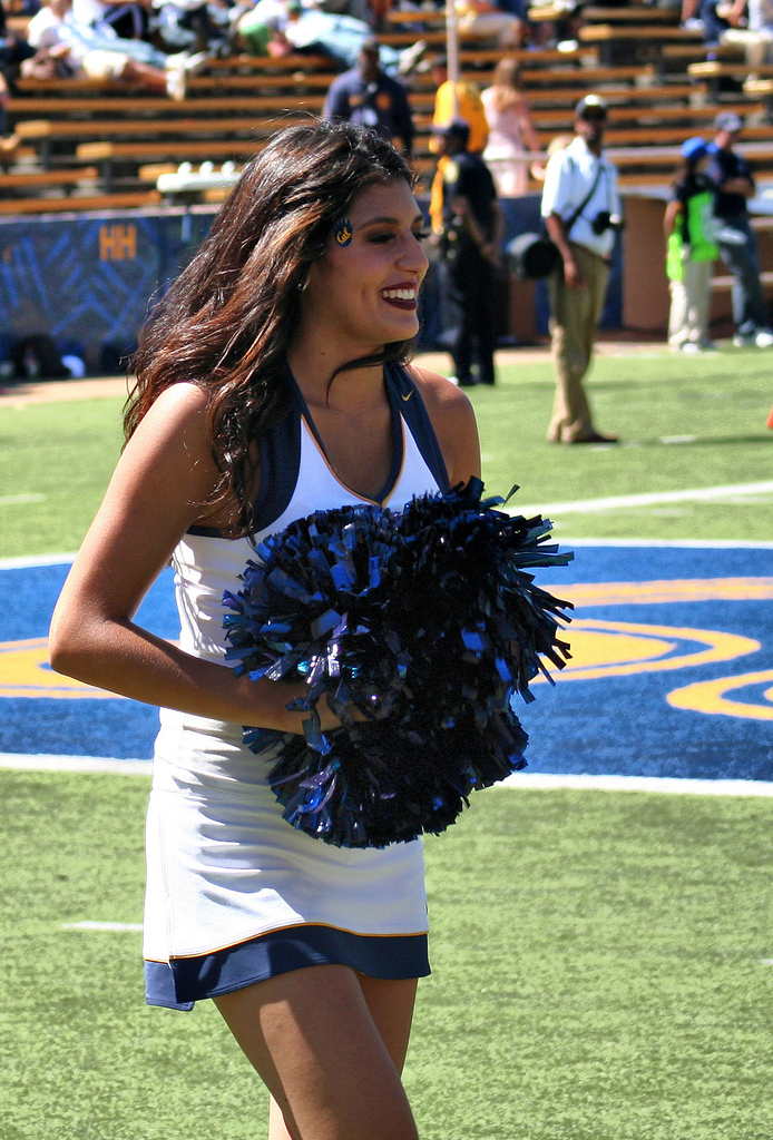 Cheerleaders Sport World The Cal Cheerleaders Havent Been On Here In