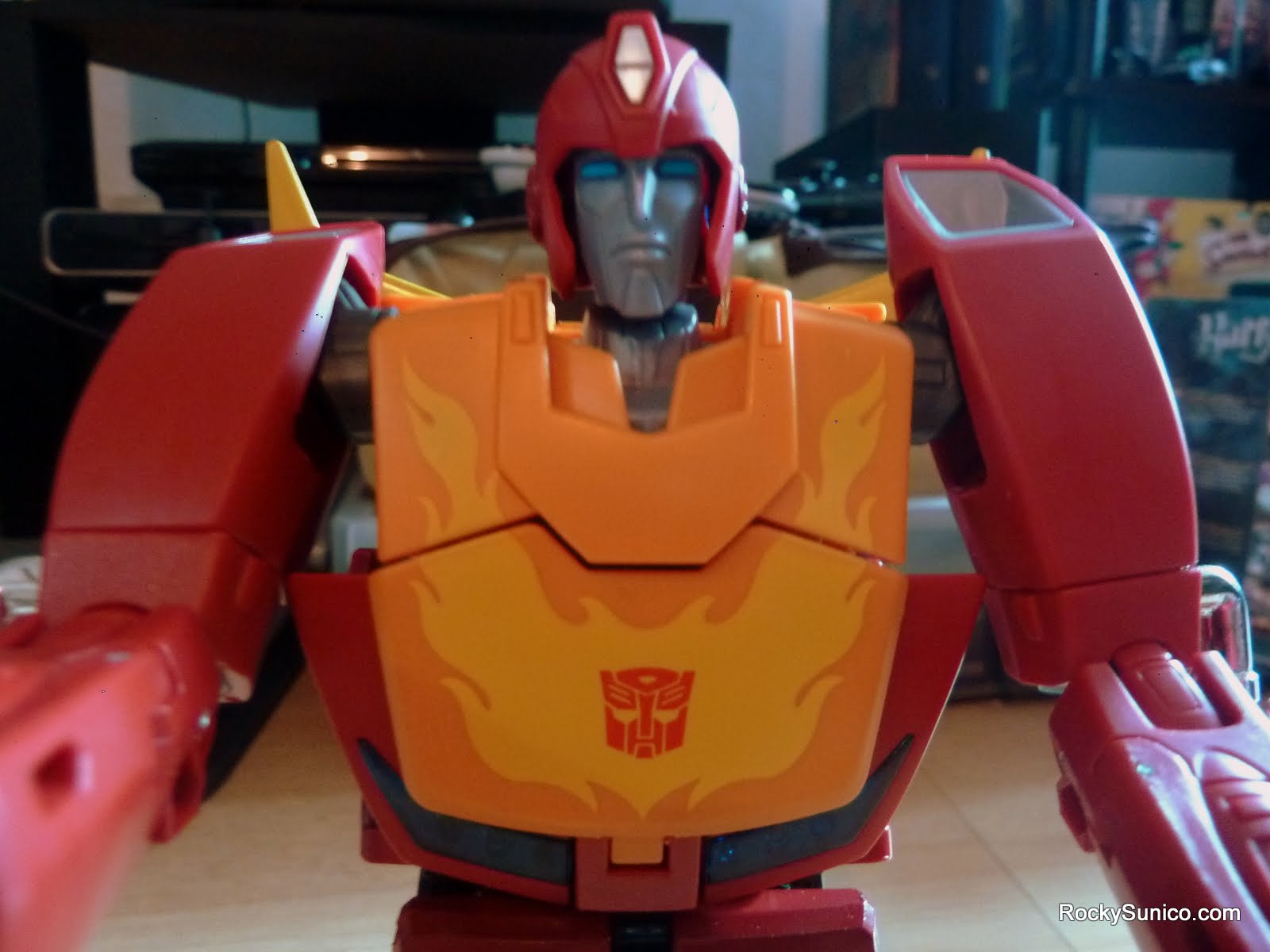 The Geeky Guide to Nearly Everything: [Transformers] Hasbro Masterpiece ...