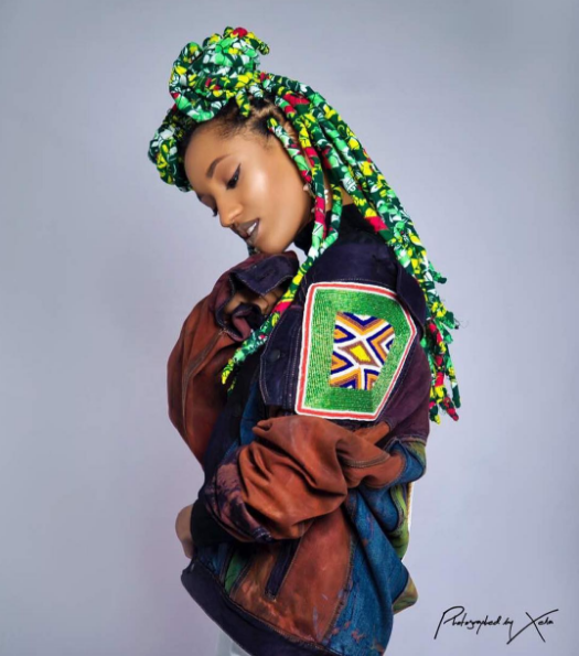 New Trend Alert! Singer Dija’s New Ankara Braids Is The Talk Of The Net ...