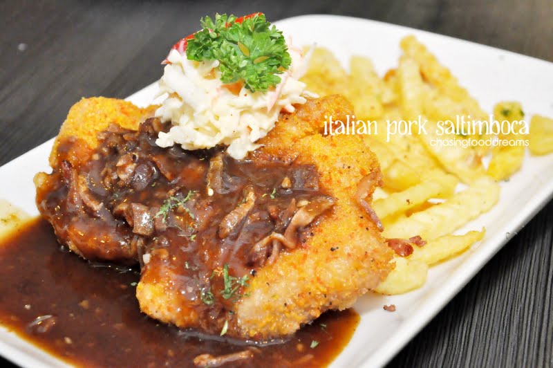 CHASING FOOD DREAMS: The Giraffe, Klang: Riding on the Wild Side!
