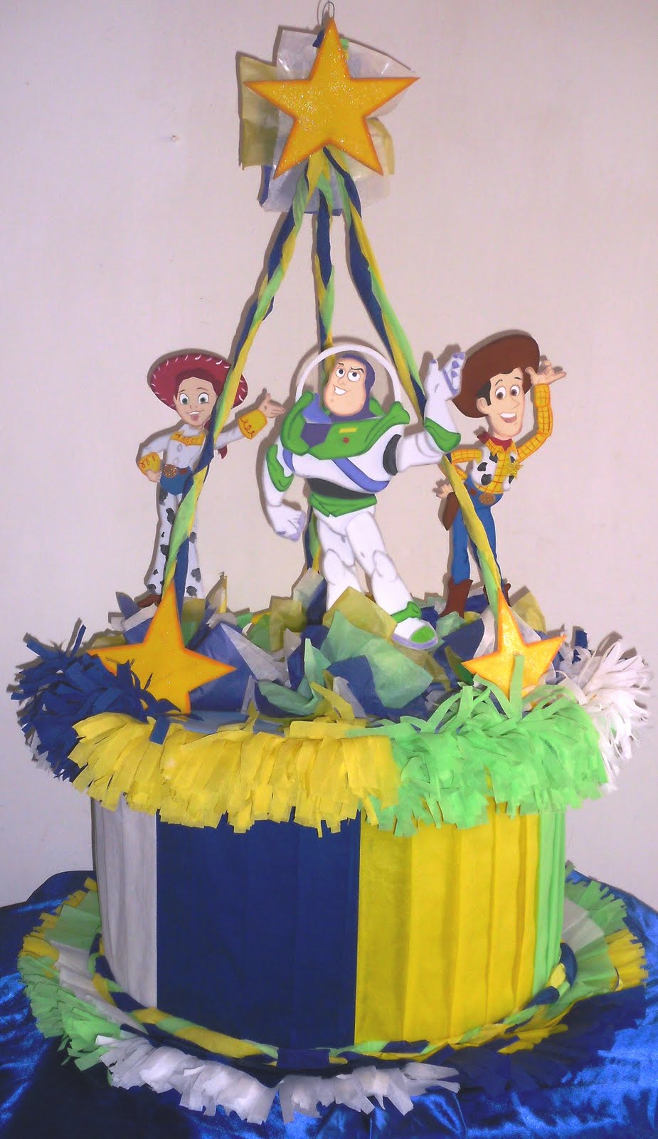 Piñatas en foami - Imagui