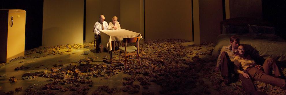 Becca's Actor's Blog: Frantic Assembly Essay