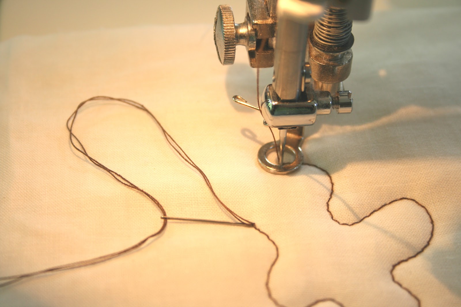 crazy mom quilts: how to bury knots when machine quilting