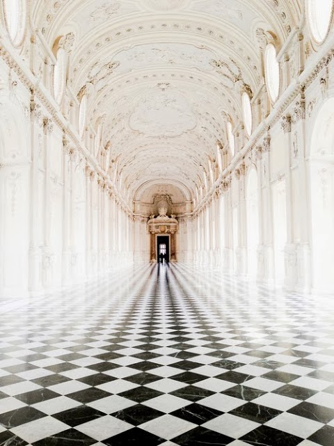 COCOCOZY: DIAGONAL CHECKERBOARD FLOORS