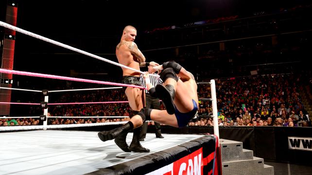 WWE In live!!!!: RANDY ORTON vs WADE BARRETT