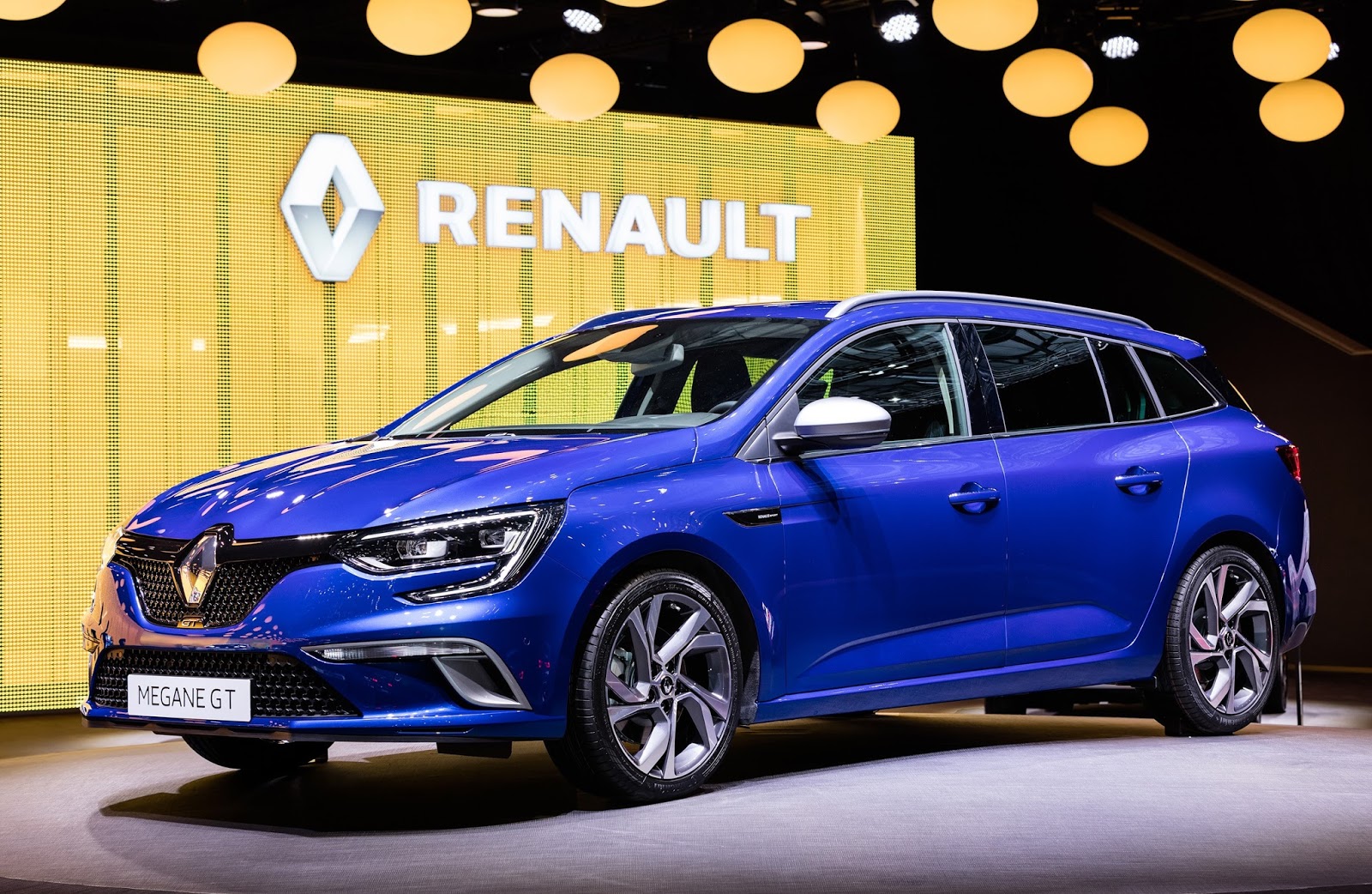 Novidades da Renault: Scénic, perua Mégane, Zoe Swiss Edition e Alpine ...