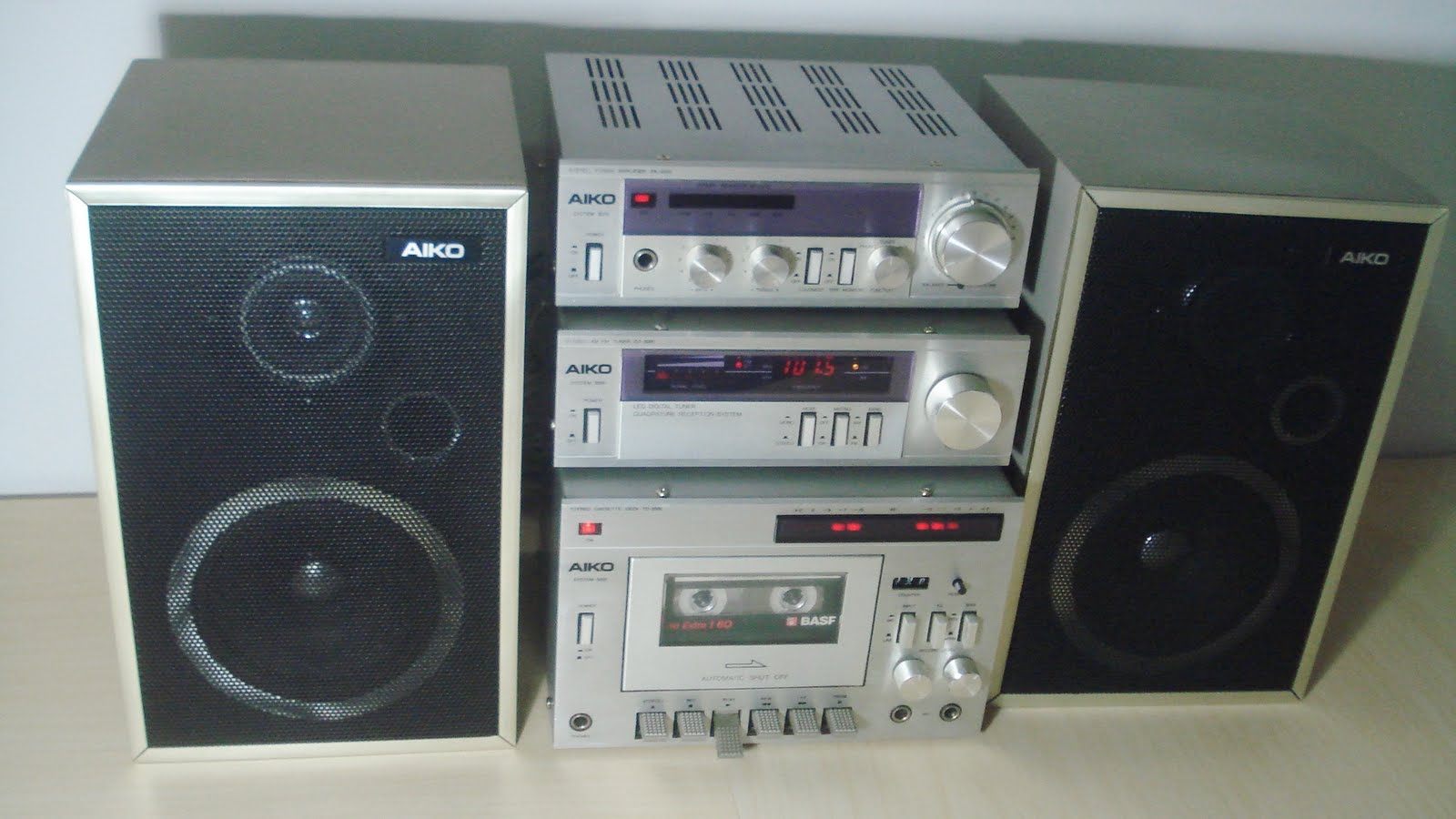 Som e Cia.: MICRO SYSTEM AIKO S-3000