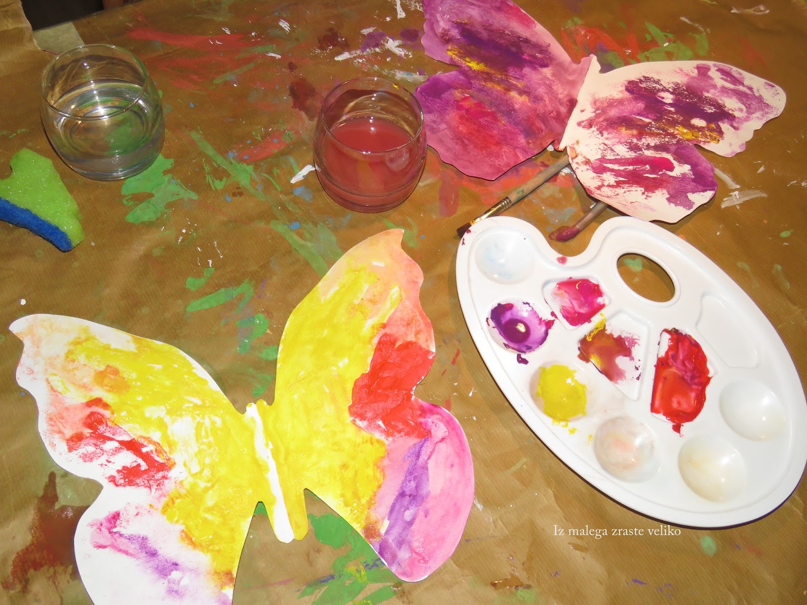 Iz malega zraste veliko: Metulji - simetrično odtiskovanje