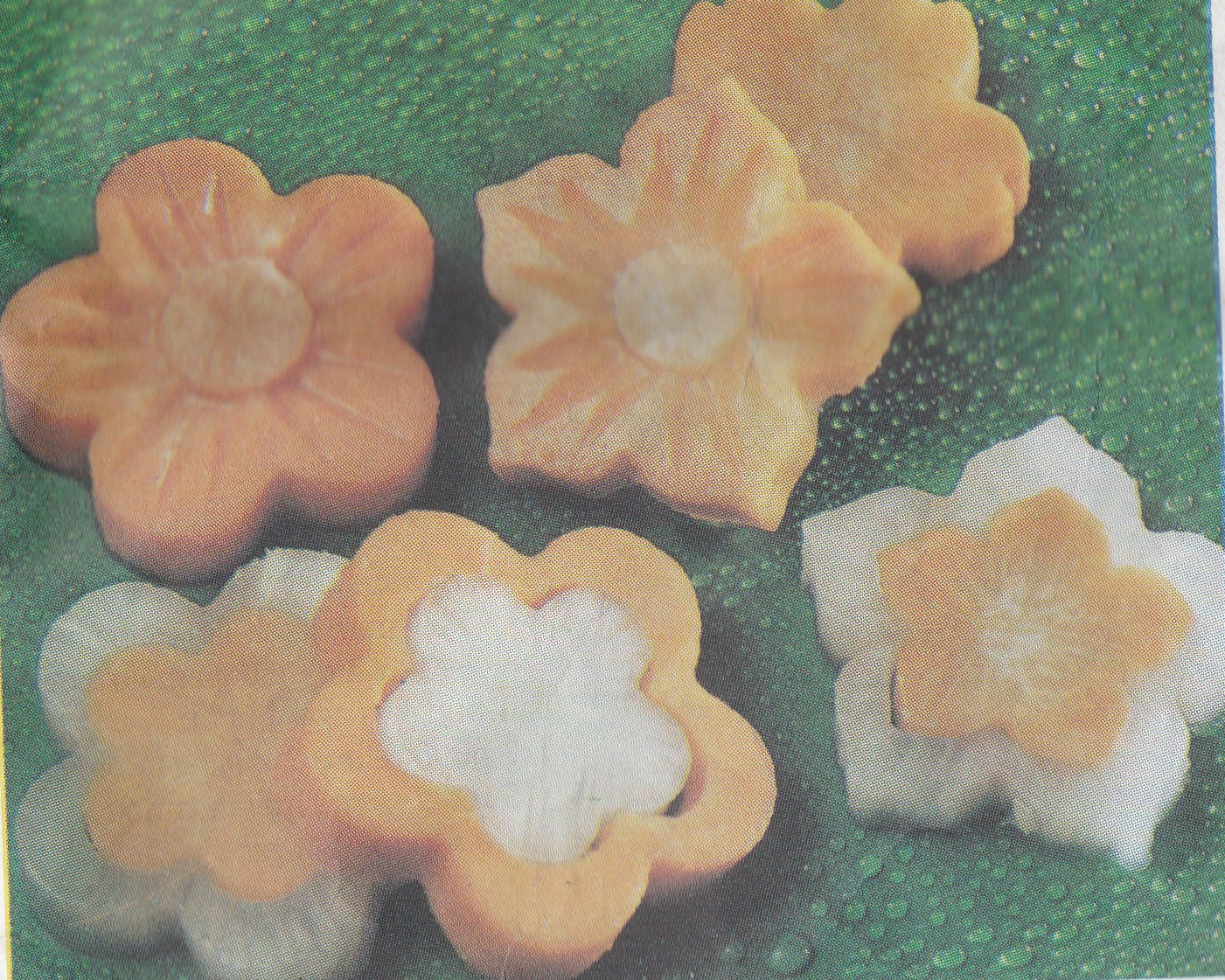 BERKREASI: BUNGA CANTIK dari LOBAK dan WORTEL