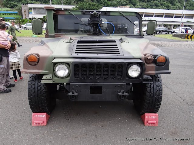 Blair's 軍事,警察及消防攝影: M56 Coyote Smoke Generator 土狼式渦輪發煙車